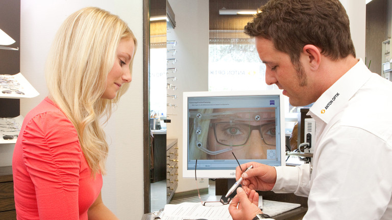 Folgendes solltet Ihr beachten: Ein guter Optiker befragt Euch ...
